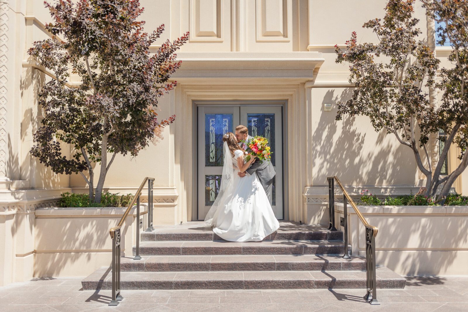 Payson Temple Wedding and Bungalow Reception - caryshaslamphotography.com