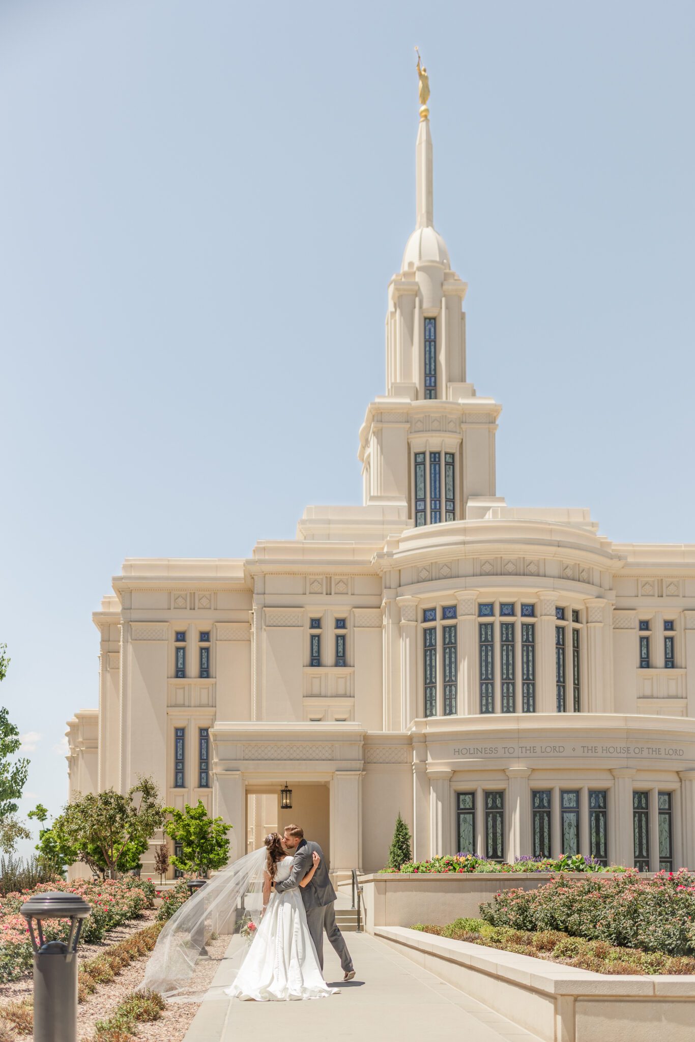 Payson Temple Wedding and Bungalow Reception - caryshaslamphotography.com